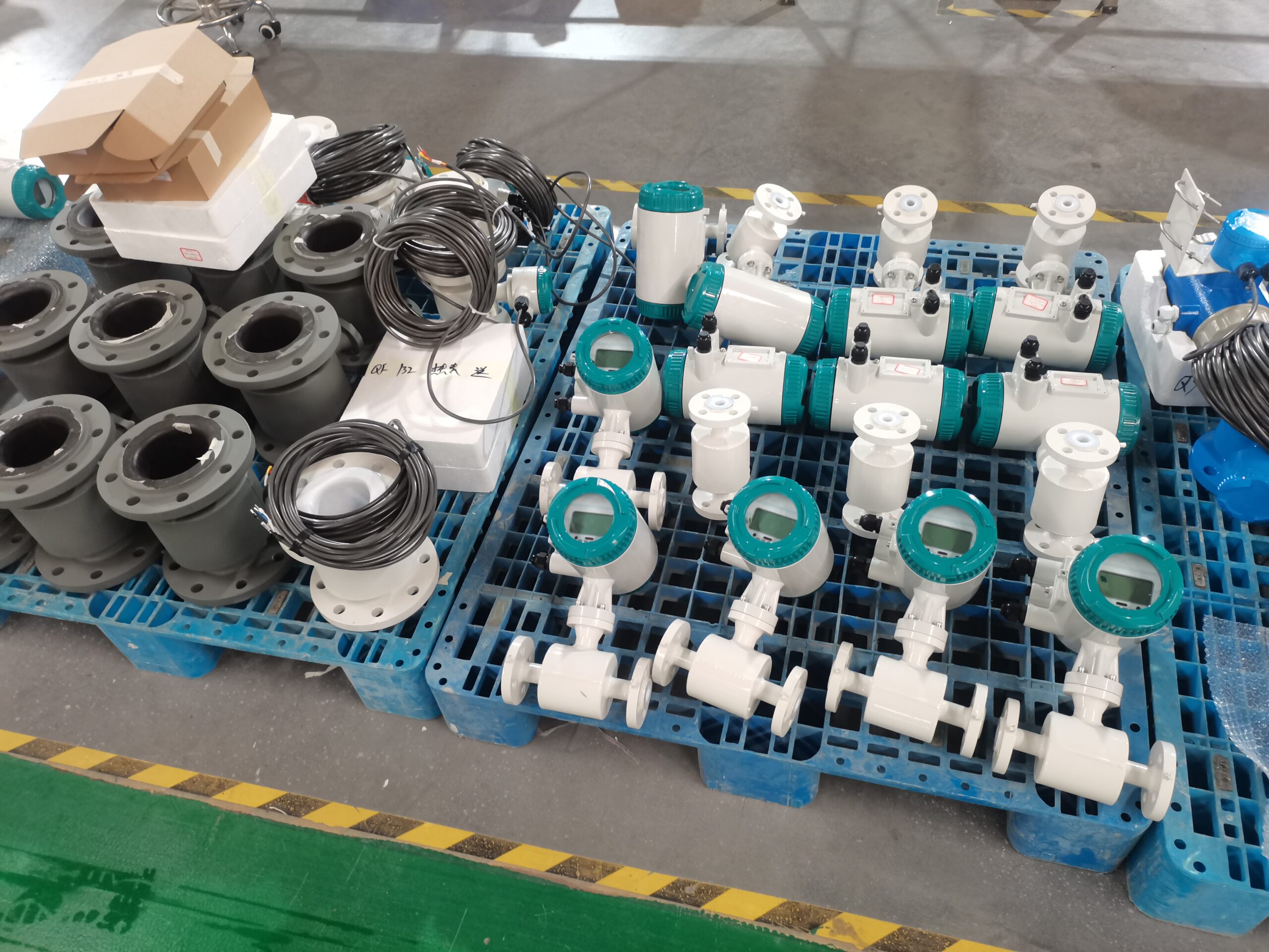 Factory Online Sewage Electromagnetic Magflow Flow Meter Manufacturers ...