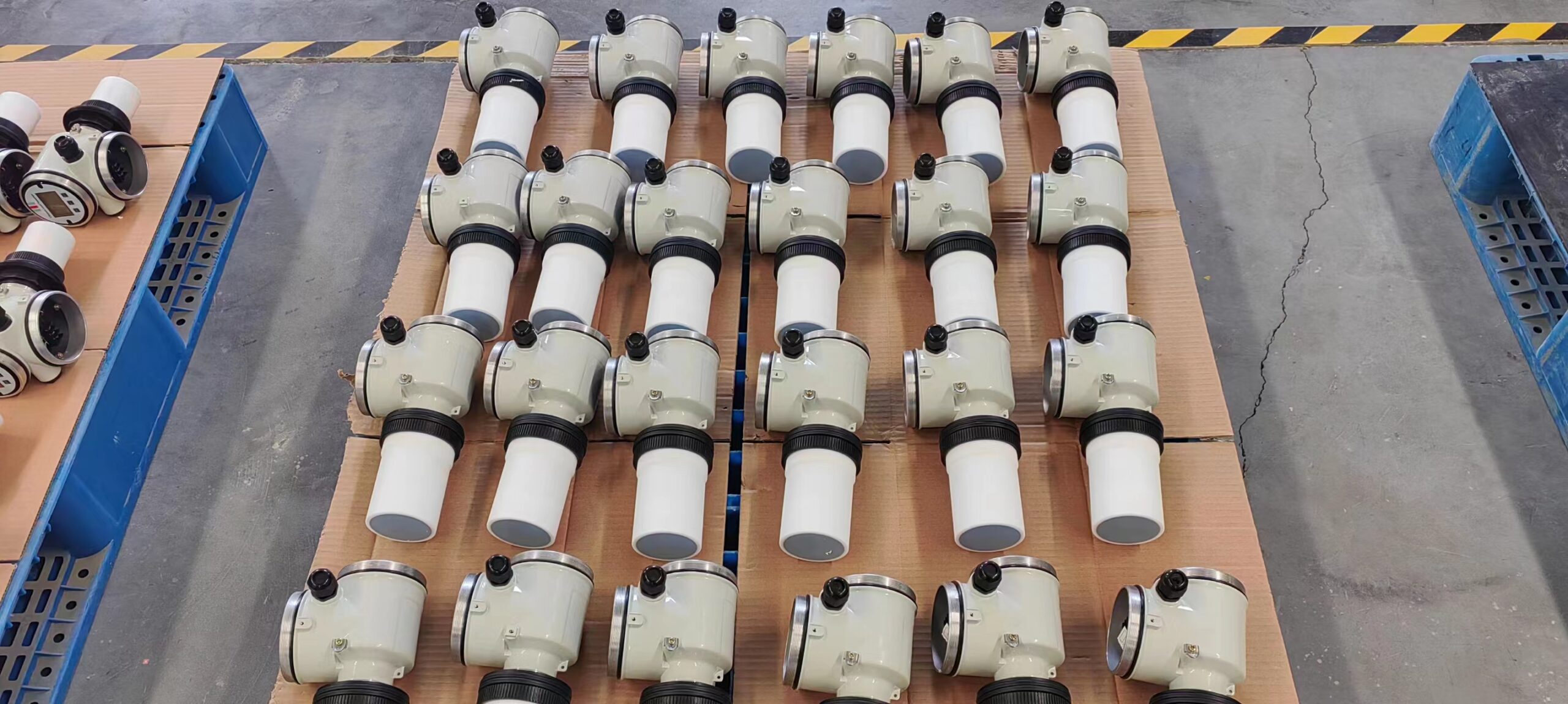 Industrial Sewage Ultrasonic LPG Level Sensor Level Transmitter ...