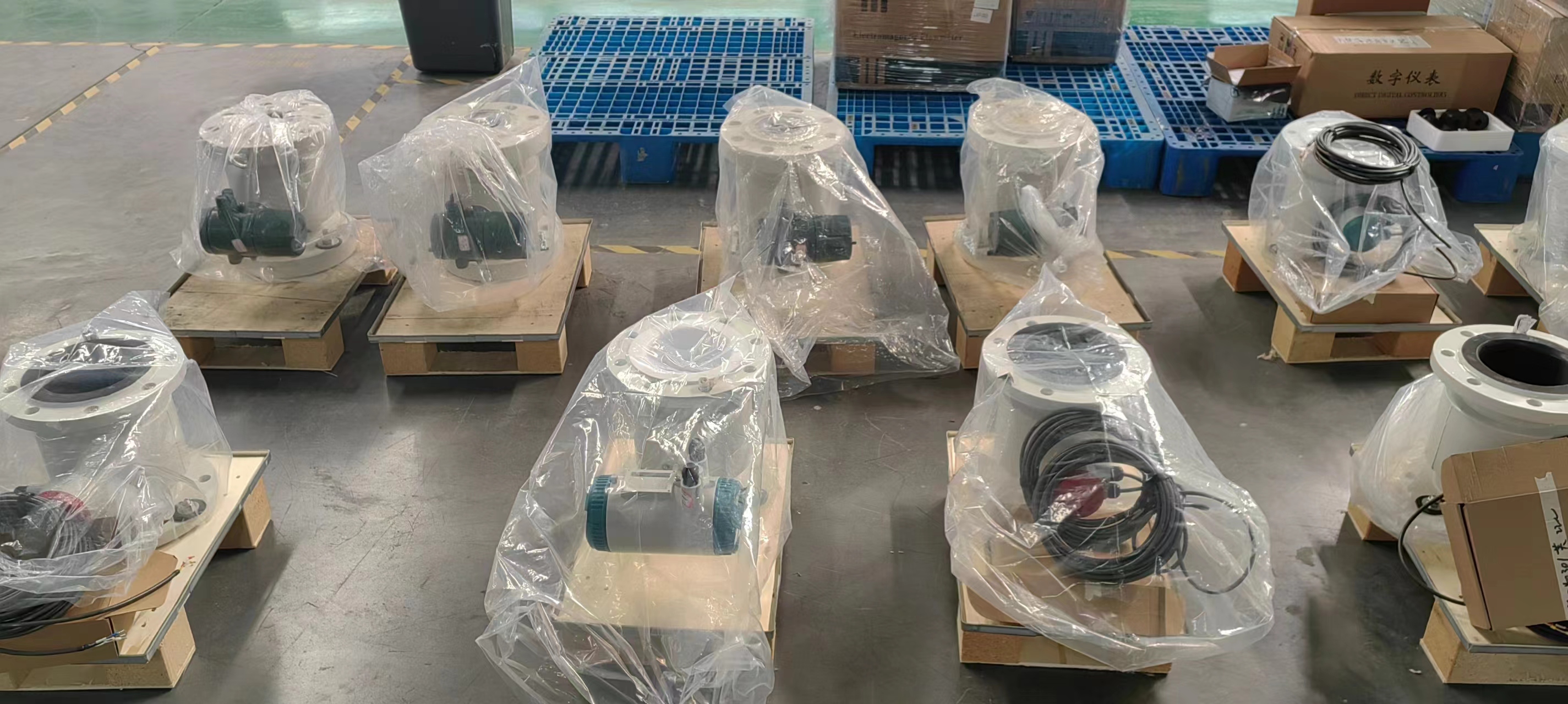 Conductivity Liquid PTFE Magnetic Flowmeter with Display and ...